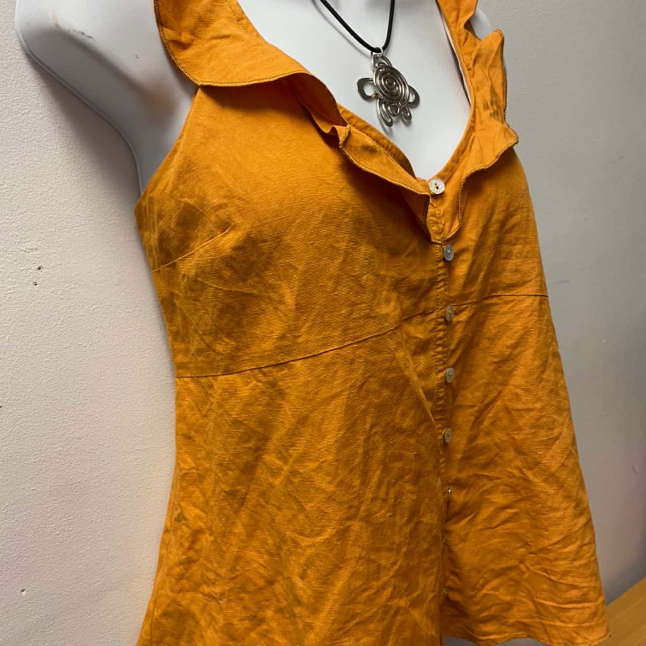 Fate & Becker Womens Mellow Yellow linen blend top size 14-16(s)