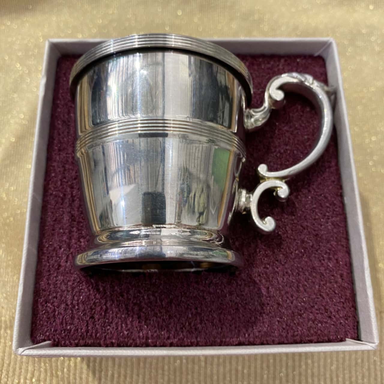 Un named silver plated cup made in England