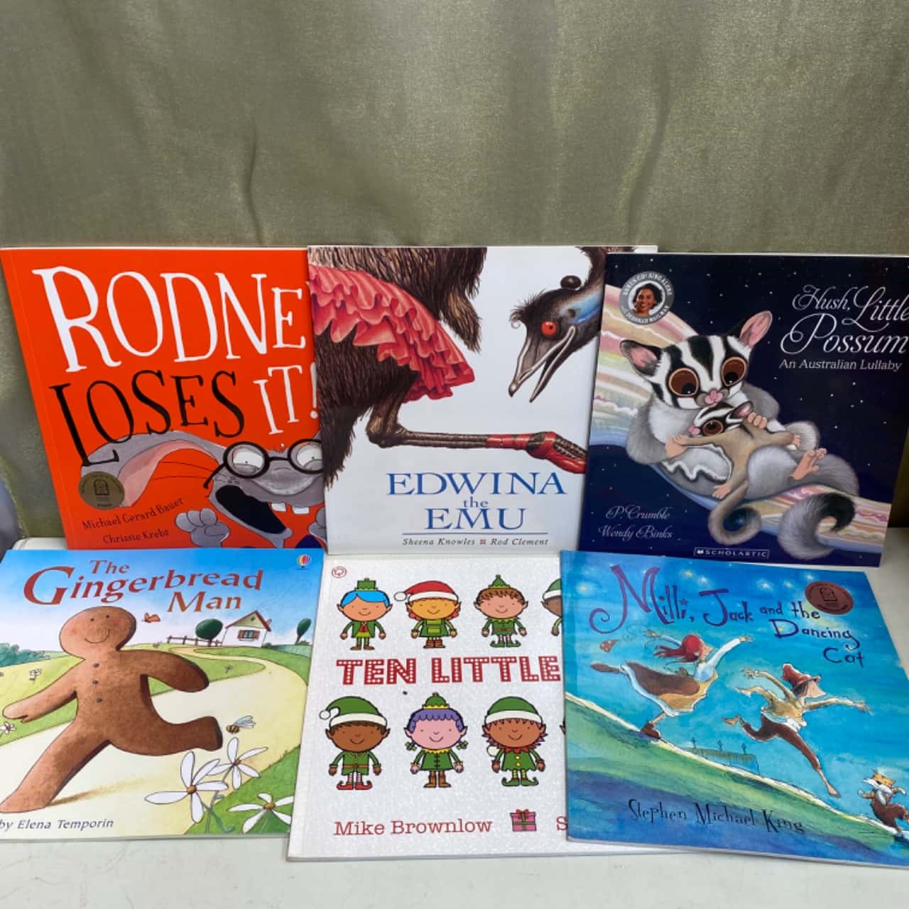Kids Book Bundle x 6(s) - Used As New | Salvos Stores