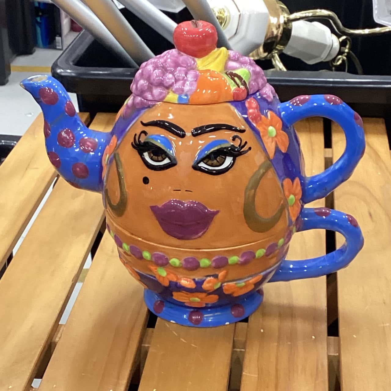 Giggles Novelty Lady Teapot and Cup(s)