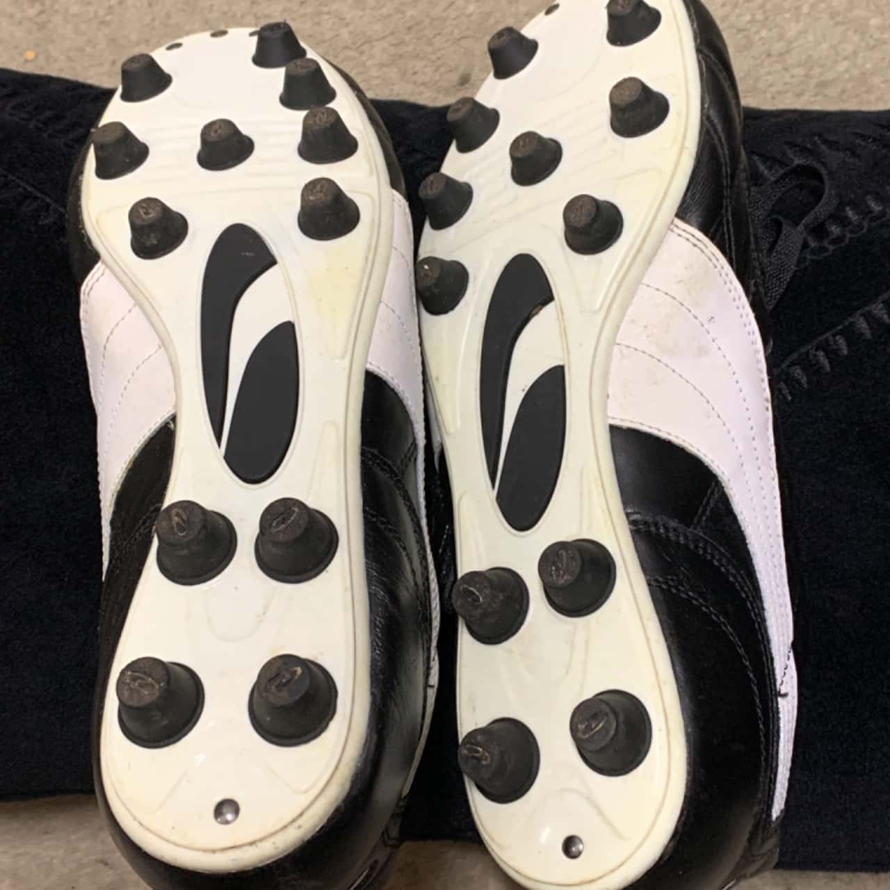 Puma King soccer/football shoes Mens Size 12 Black