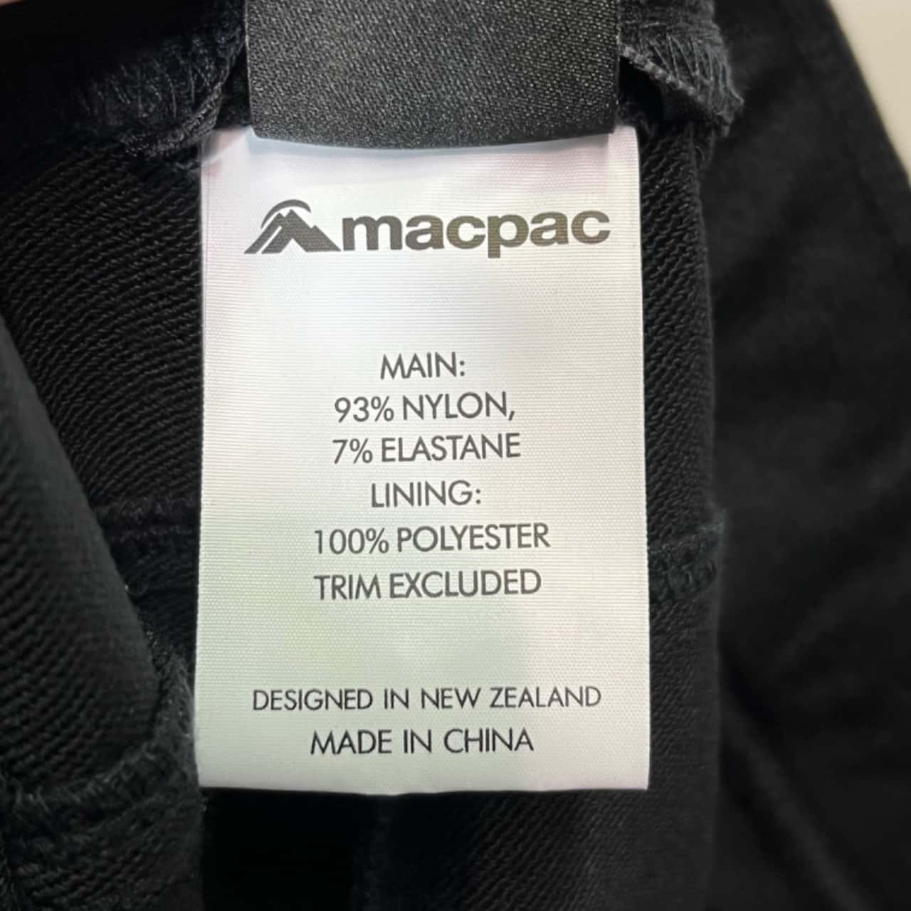 Macpac Womens Size 18 Pants Black (s)