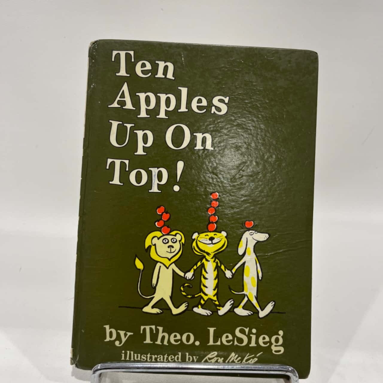 Ten apples up on top Book by Dr. Seuss(s)