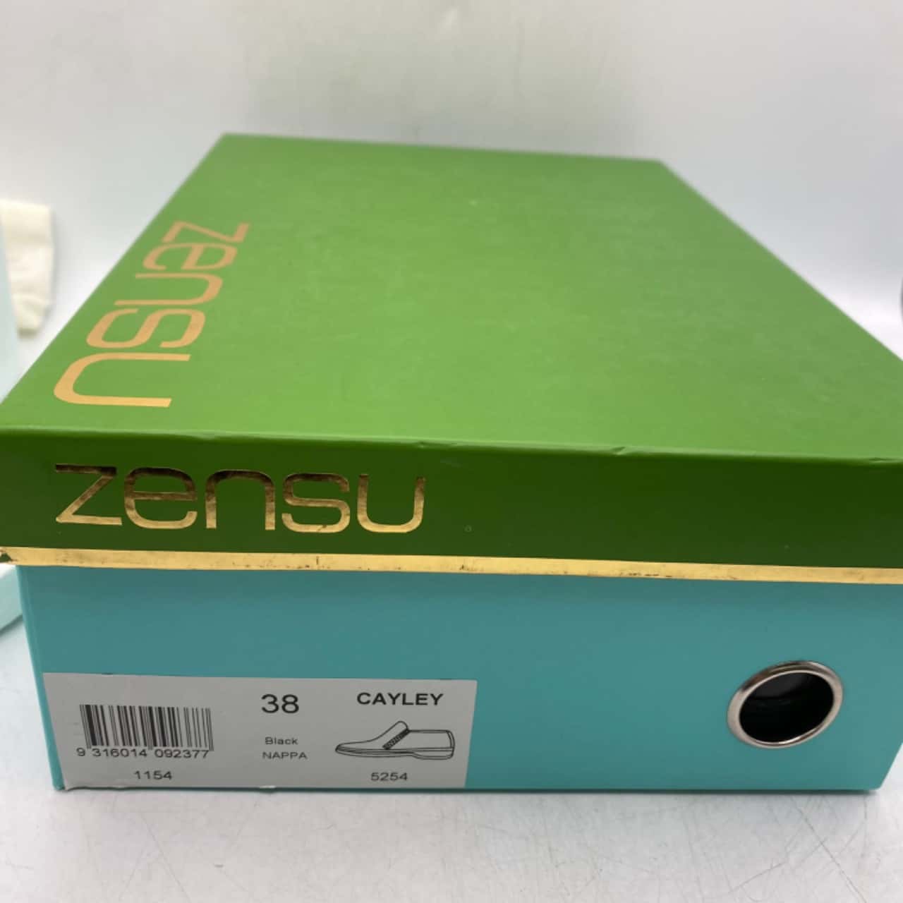 BNIB Zensu Womens Size 38 Black Zip Sides Comfort Shoes