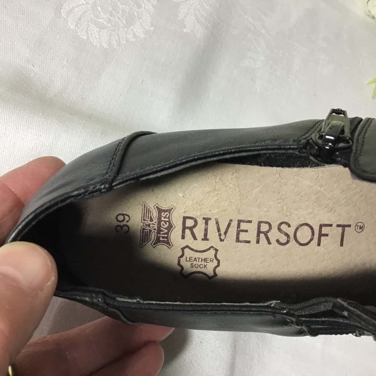 Rivers Riversoft Womens Size 39 Black Low Heel Shoes