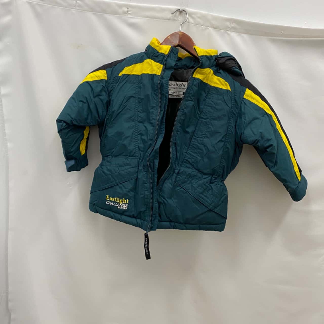 Kids Eastlight sportswear company snow jacket for age 5 to 7 years (s)