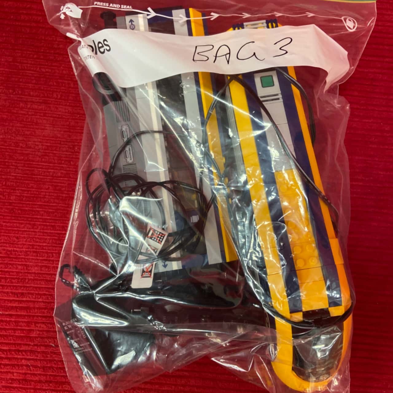 1 Kilo of Lego - Train, Carriage and Electronics Bag 3(s)