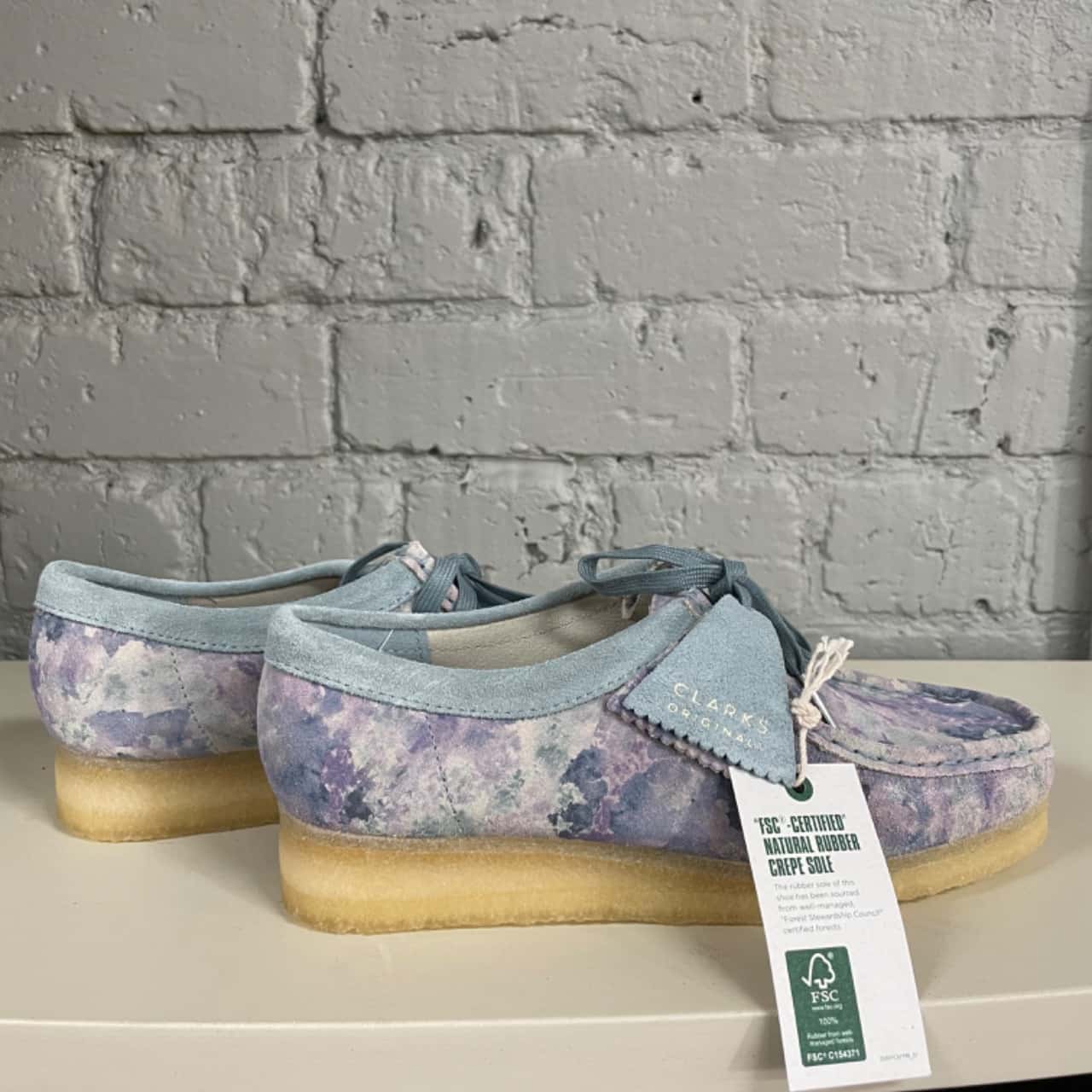 Clarks Originals BNWT Women’s Shoes Size 5 Floral (s)