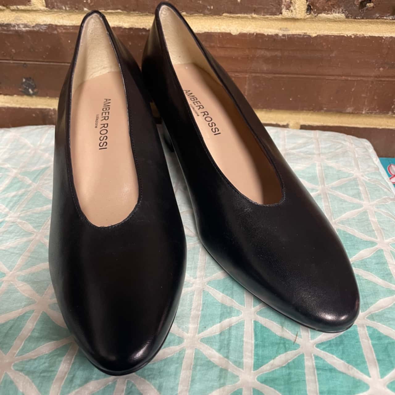 Amber Rossi Black Heels Womens Size 42 (s)