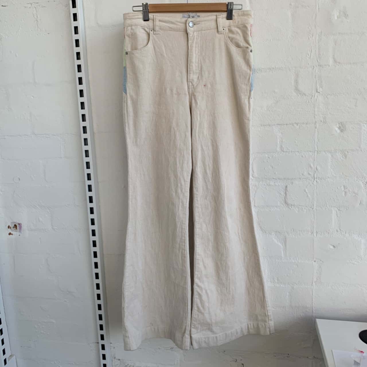 Ghanda Women’s Size 12 Flared Cream Cords(s)