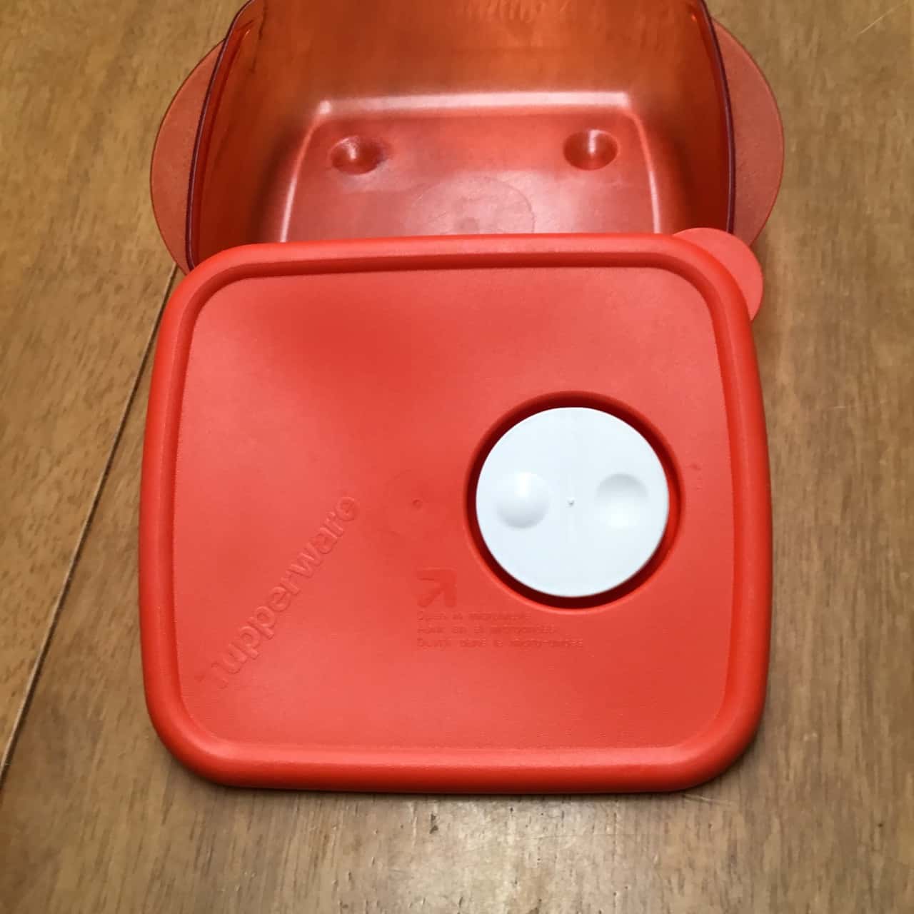 Tupperware Red Vent & Serve Container 3385A-4 & 3386B-2