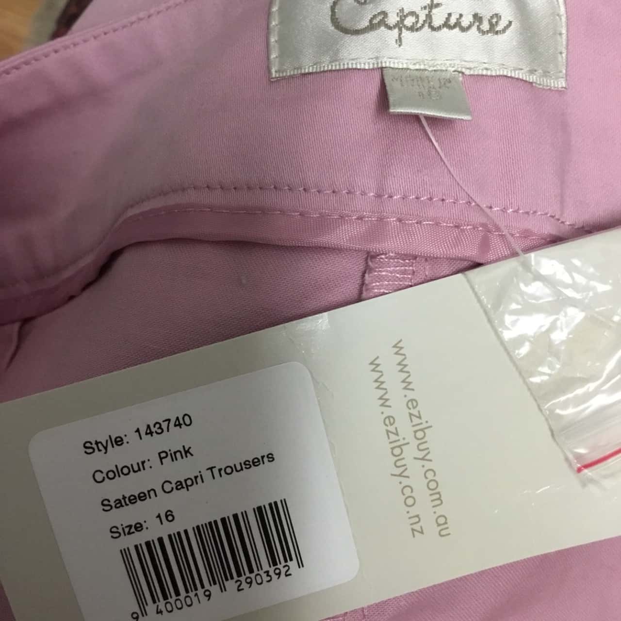 Capture Capri Pants(s)