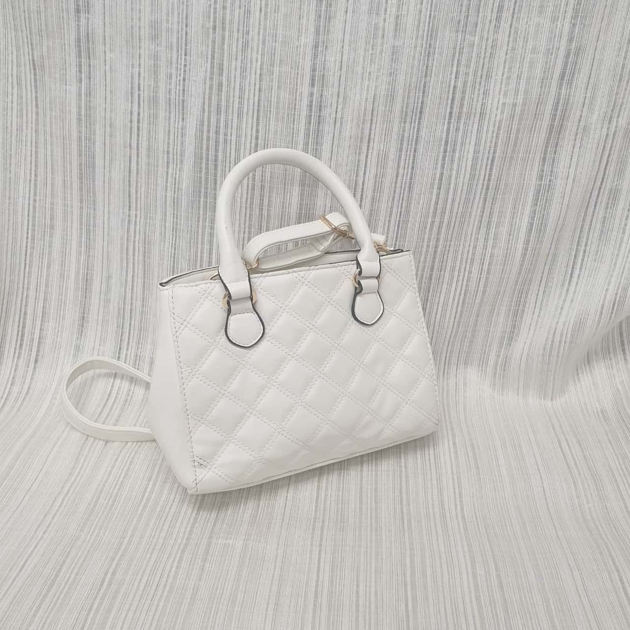 Marikai Super Cute White Double Stitch Quilt Patterned Finish Cross ...