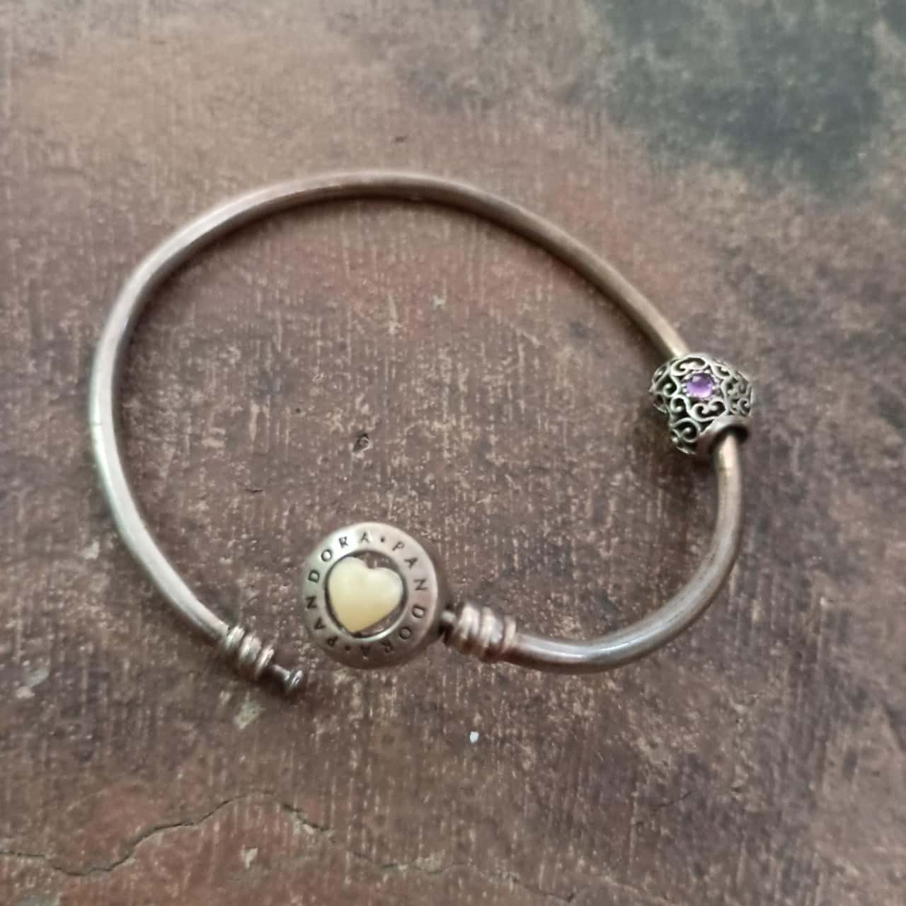 Pandora Bracelet w/One Charm - DAMAGED