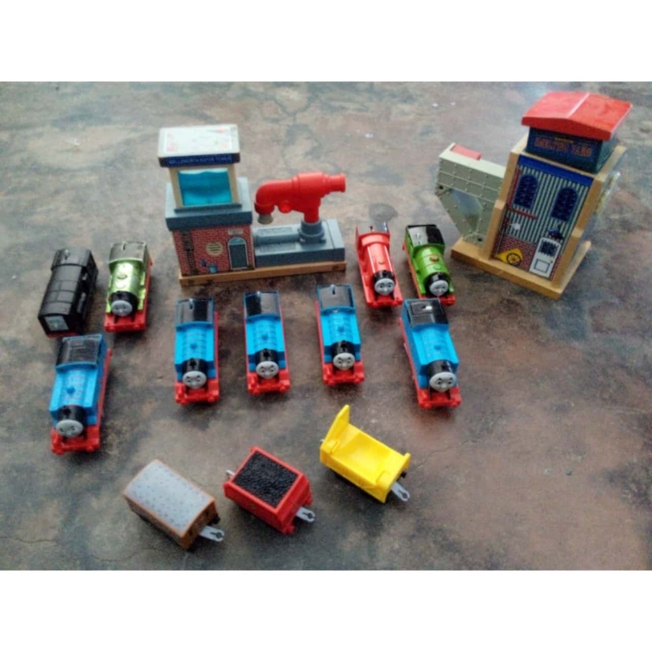 Thomas The Tank Engine TTTE Assorted Engines + Buildings
