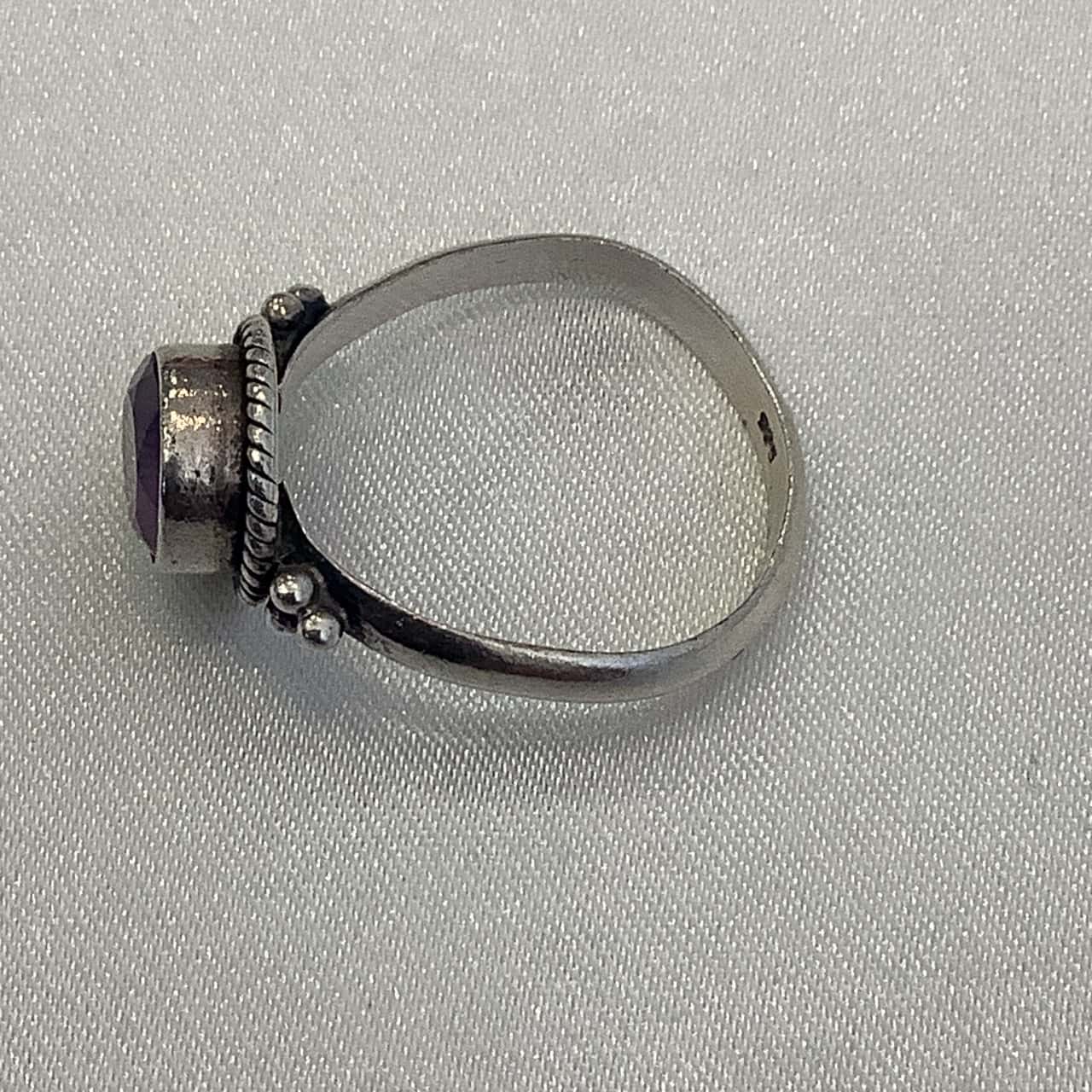 925 Sterling Silver Stamped Purple Stone Finger Ring #16 (s)