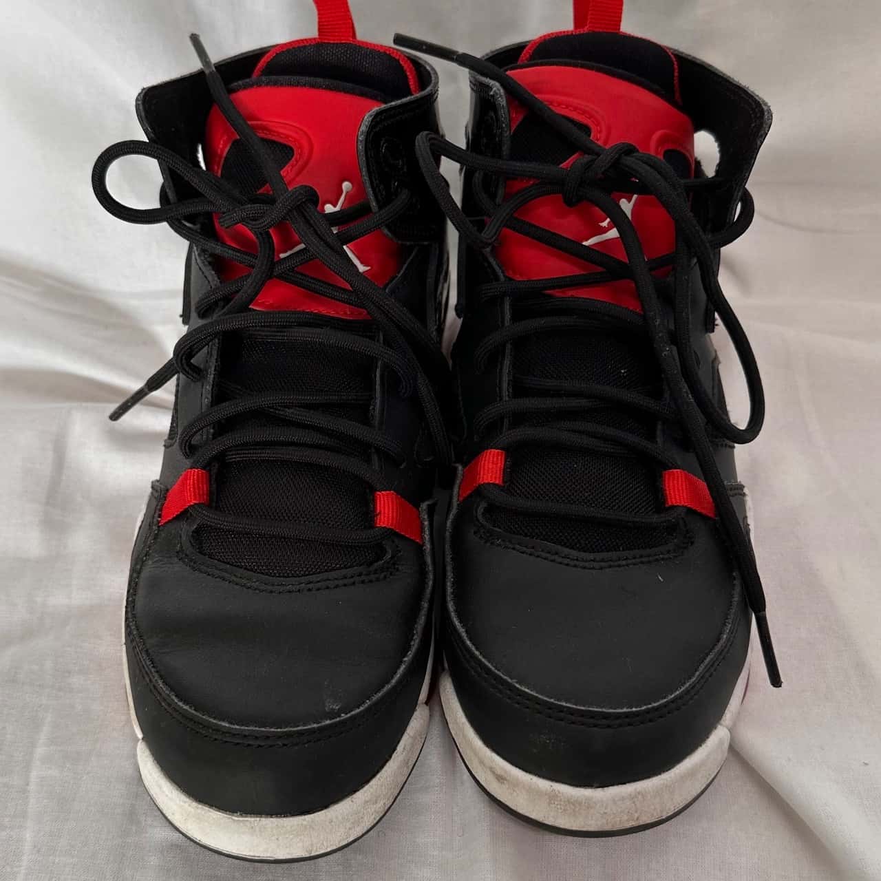 Nike Kids Size 4 Shoes Black / Red / White (s)