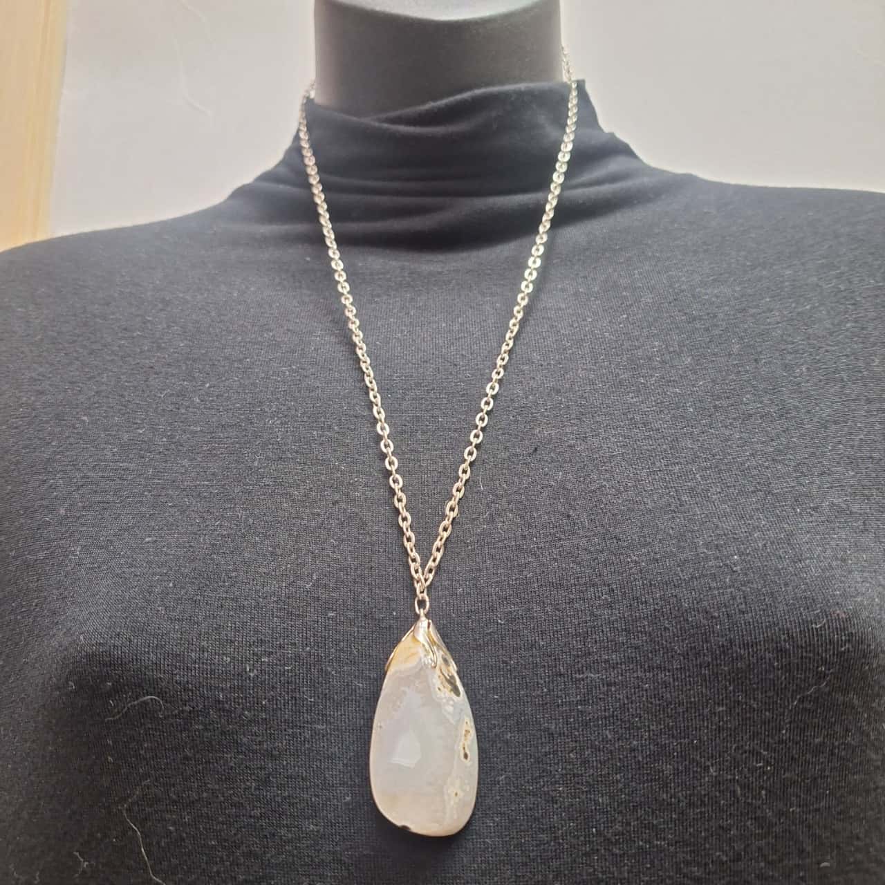 Womens Necklace Agate style semi precious stone