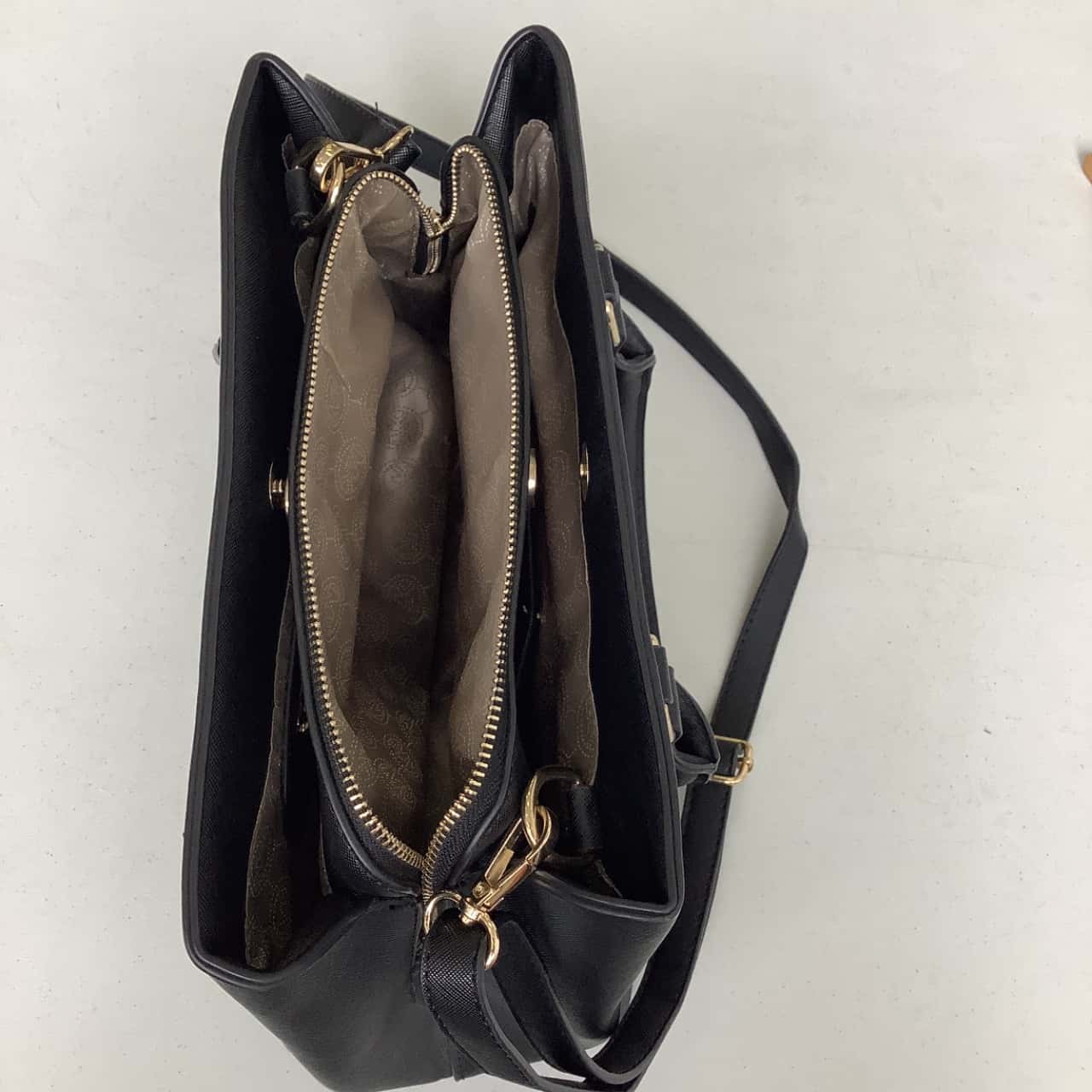 Michael Kors Womens One Strap Handbag Black (s)