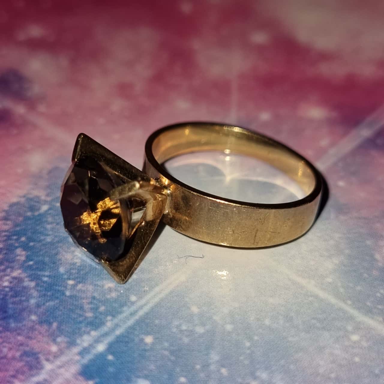 Womens 9ct Gold ring - 375 - 3.9 grams(s)