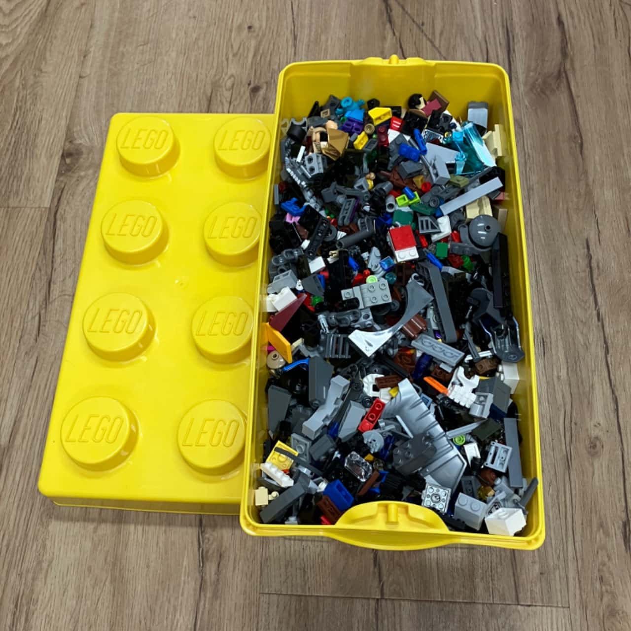 Assorted LEGO Approximately 2.2 Kilos With Bonus Container (s)