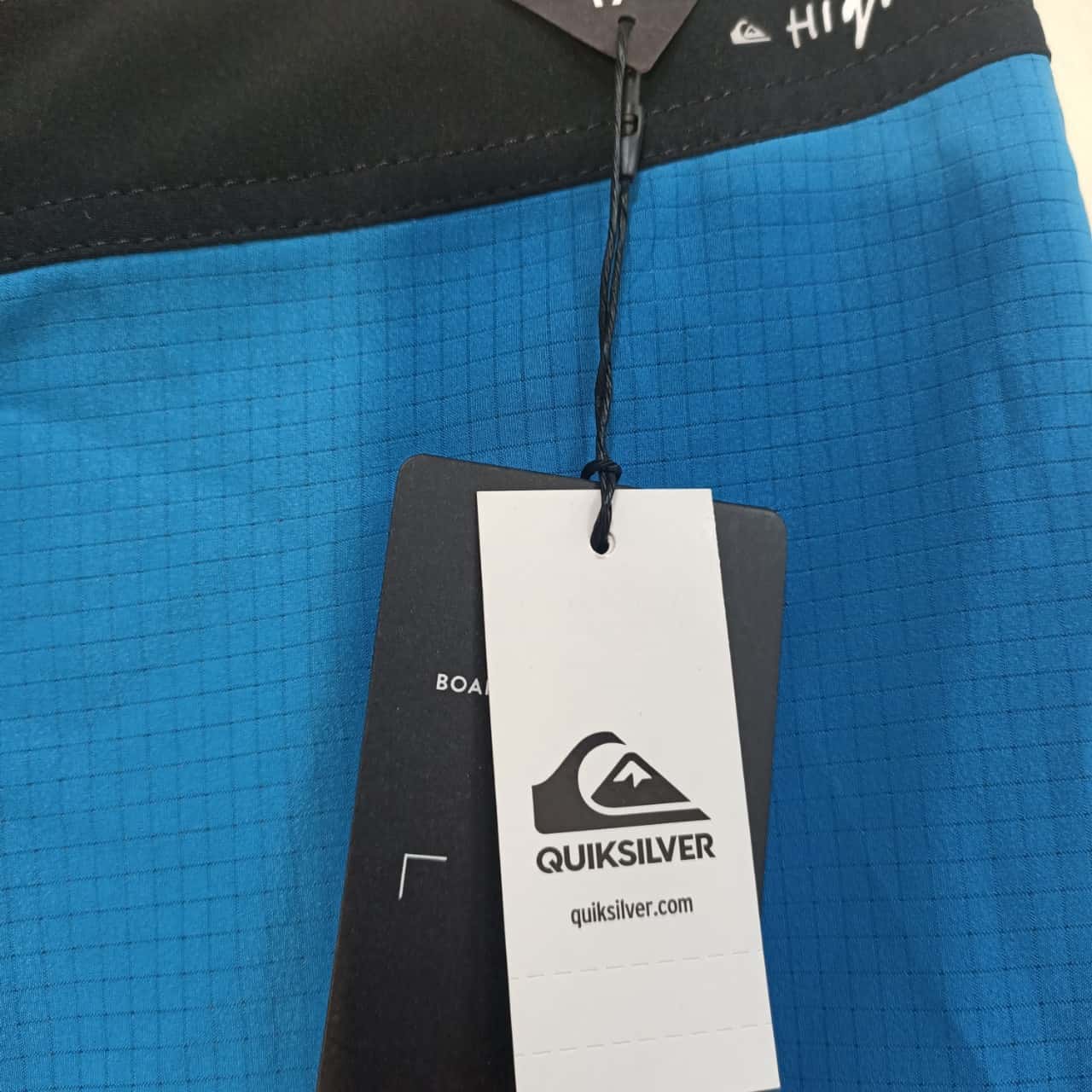 Quicksilver Mens Size 34 Black / Blue Boardshorts (s)