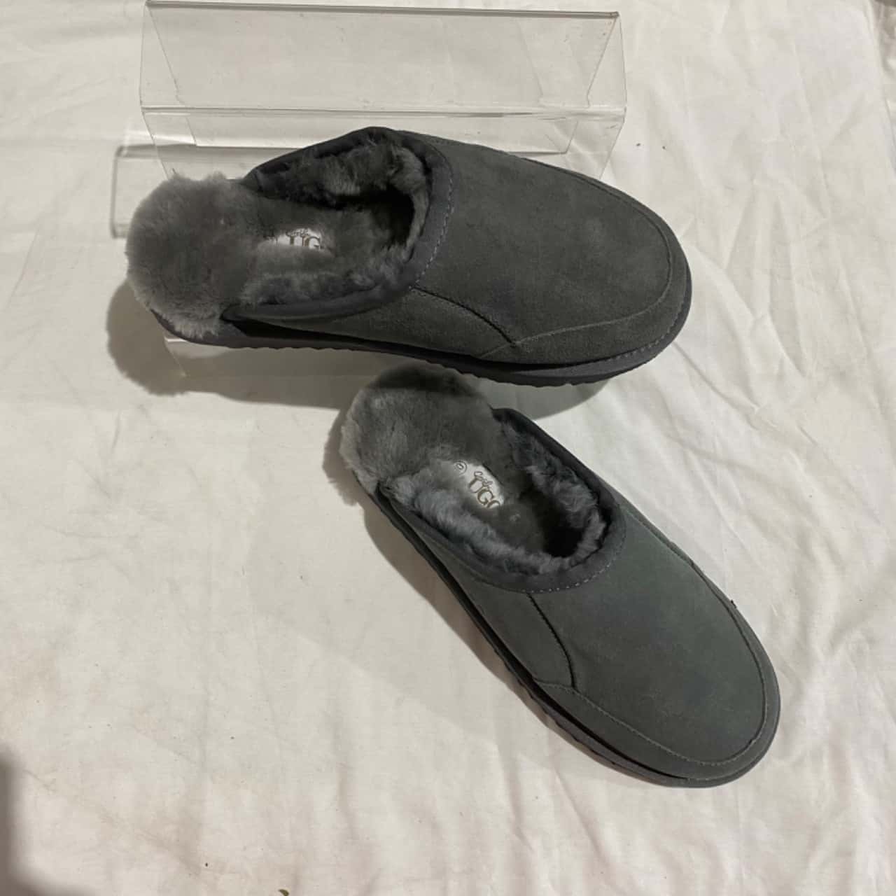 Mens Grey UGG slippers (s)