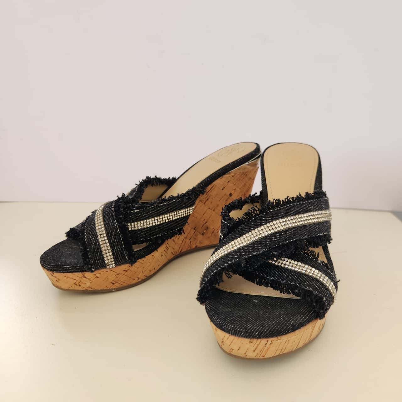 Guess Wedge Sliders Platforms Sandals Shoes Size 6M(s)