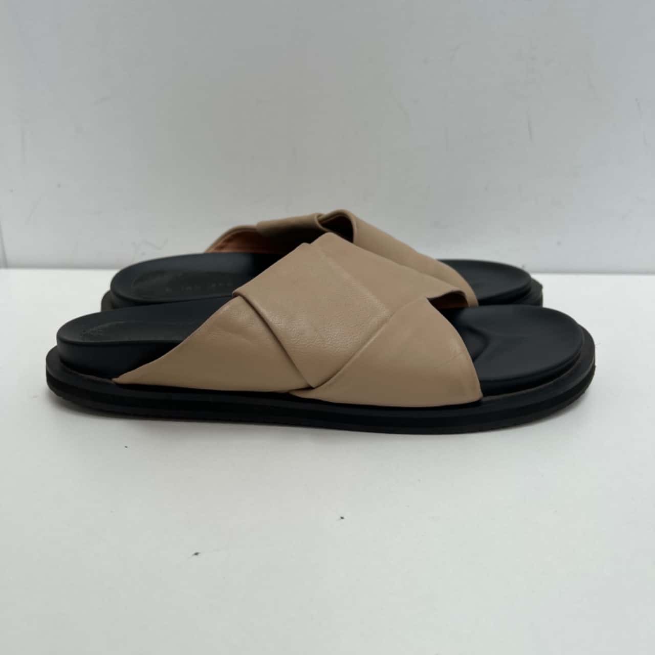 Alias Mae Chunky Slides Size 39