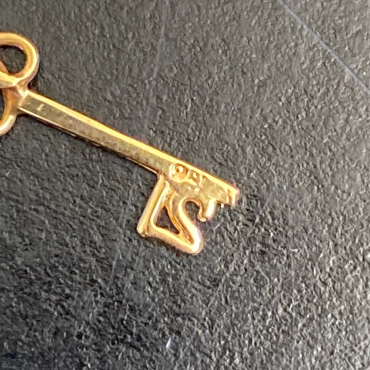 Womens Pendant Gold 21st Key 9ct(s)