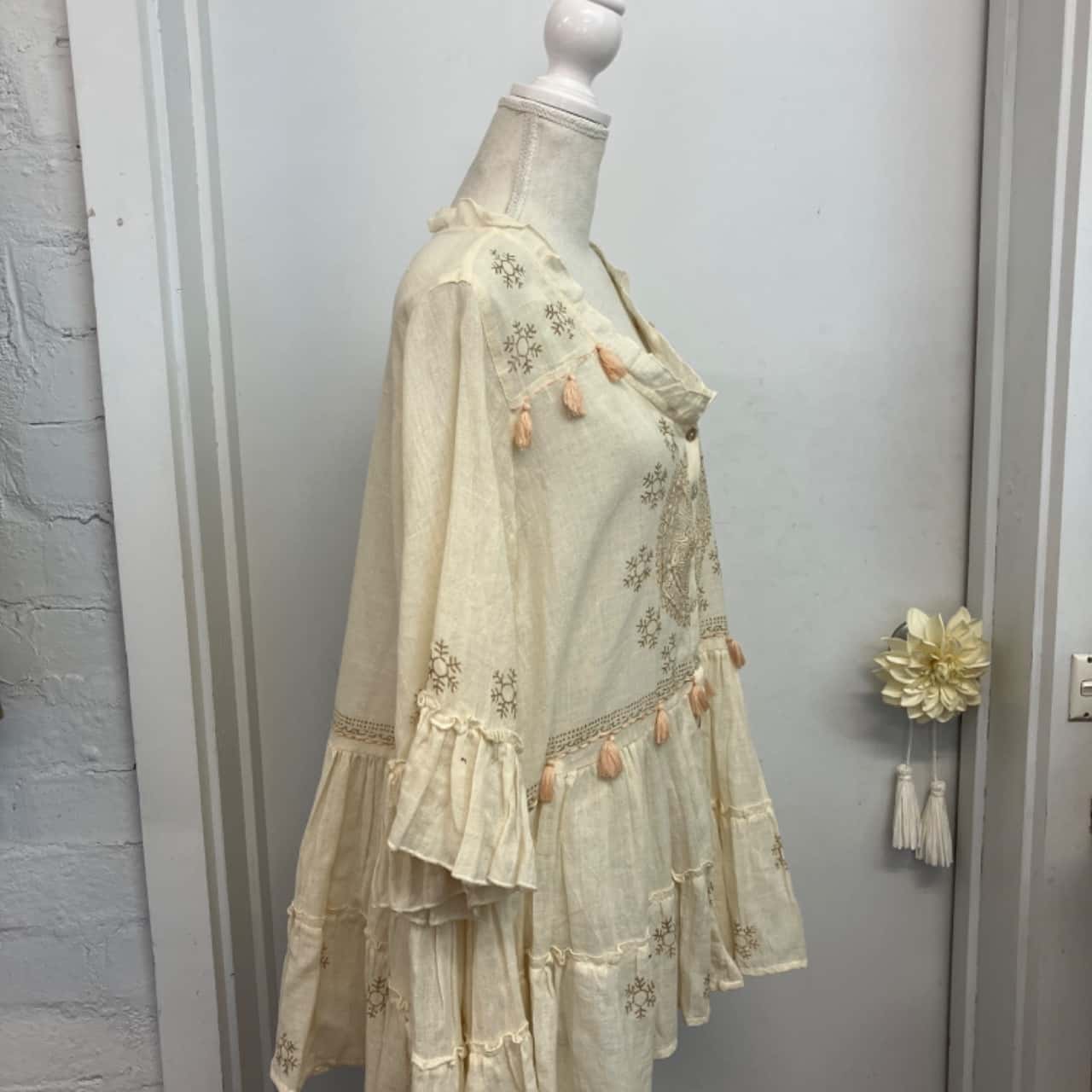 Talisman Cream boho inspired swing top. O/S (s)