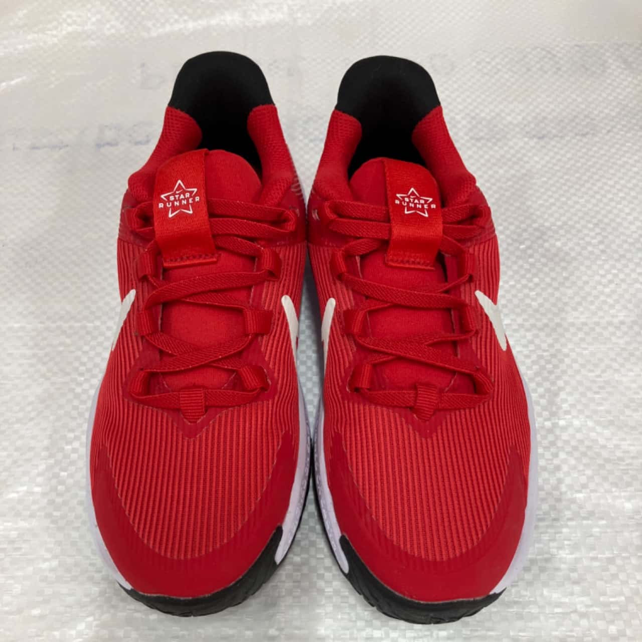 Kids Nike Star Runner Unisex Size UK 12.5 / US 13c Red / WhitecRunning ...
