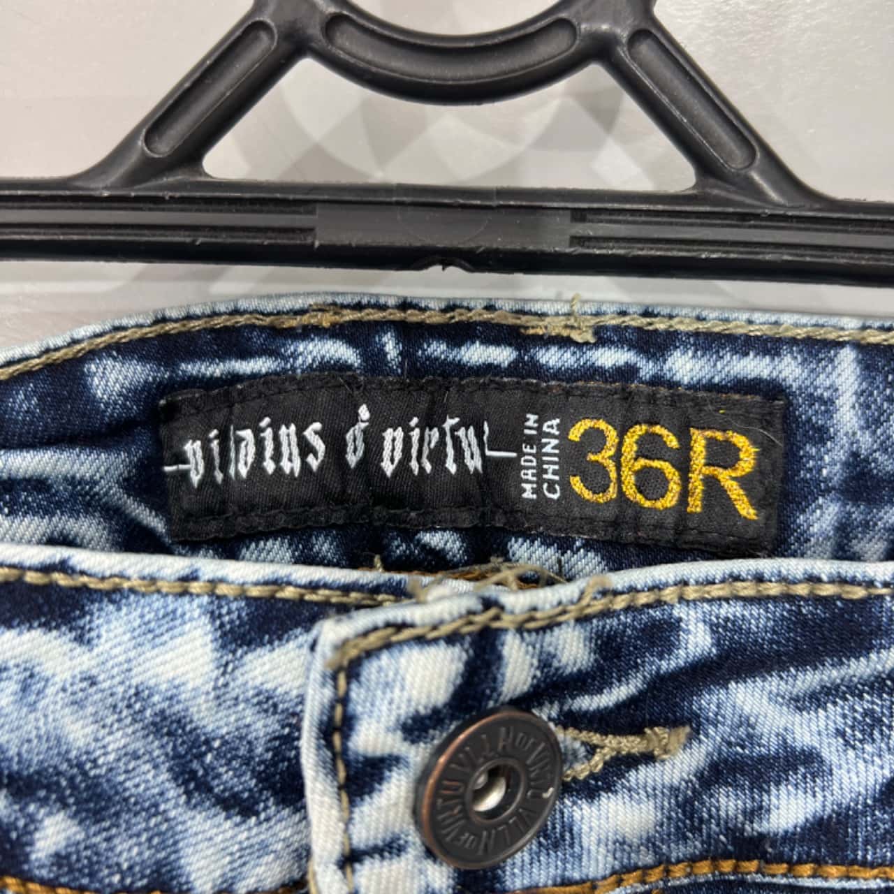 Villlains of virtue Mens Size 36R Jeans