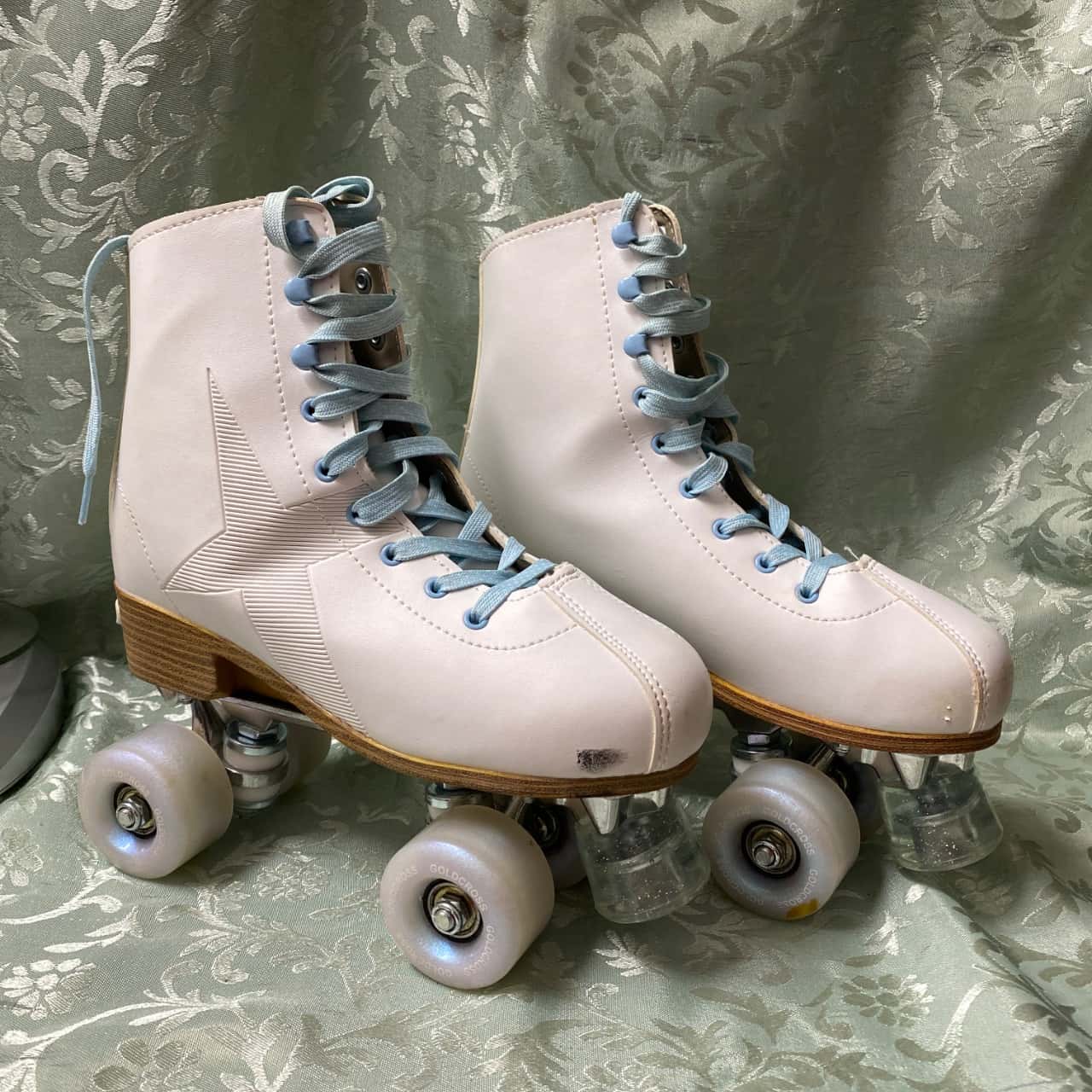 Adjustable Retro Roller Skates