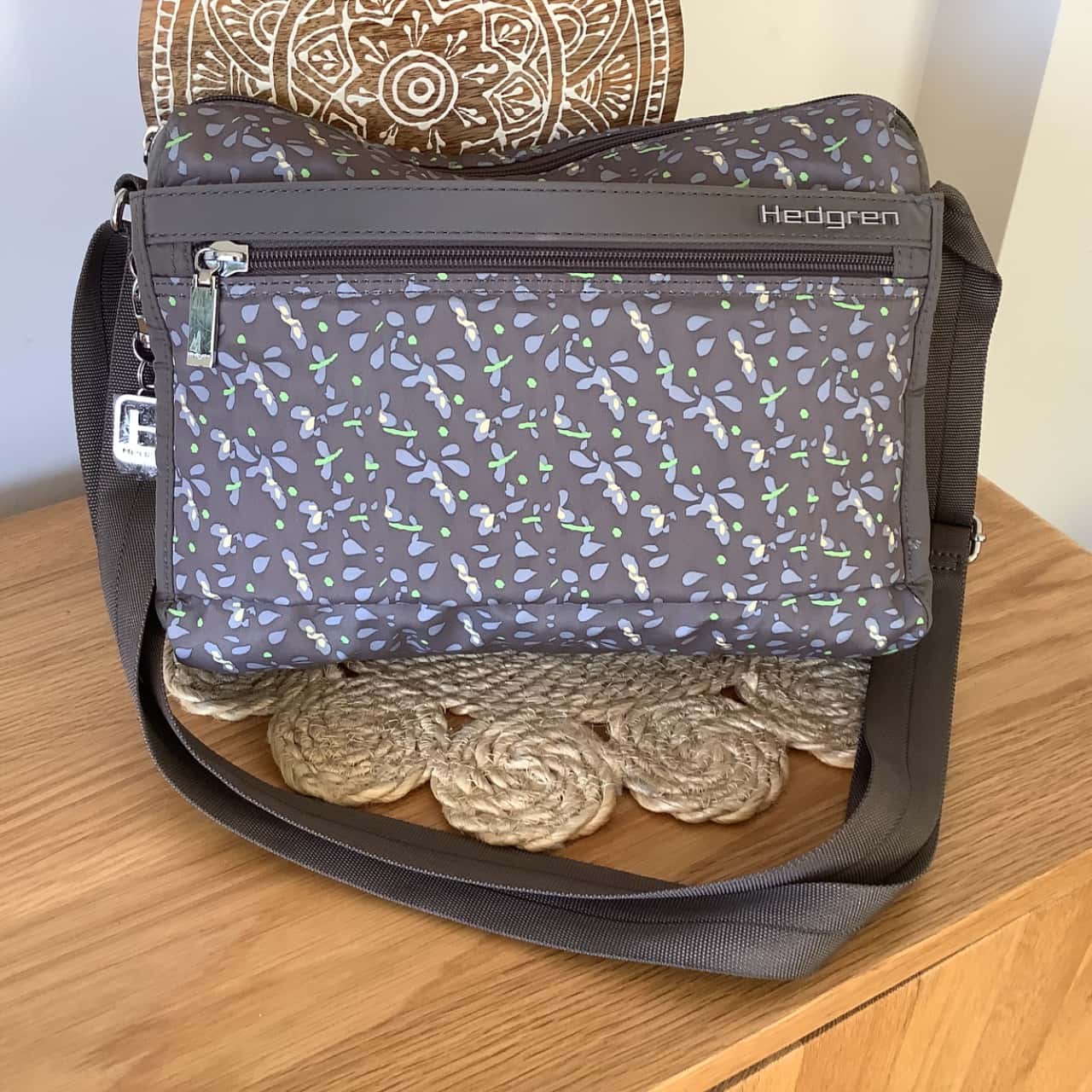 Hedgren Travel Bag / Cross Body Bag. Great Condition(s)