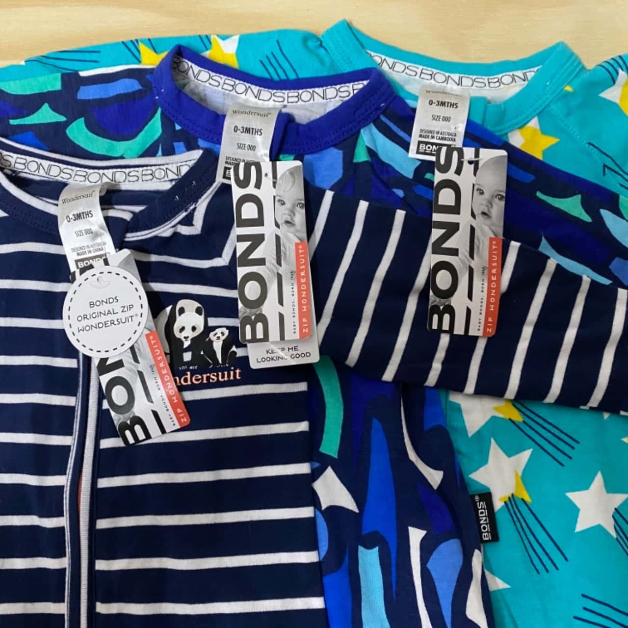 Set of 3 Bonds Baby Kids Size 000 Onesies Multicoloured BNWT(s)
