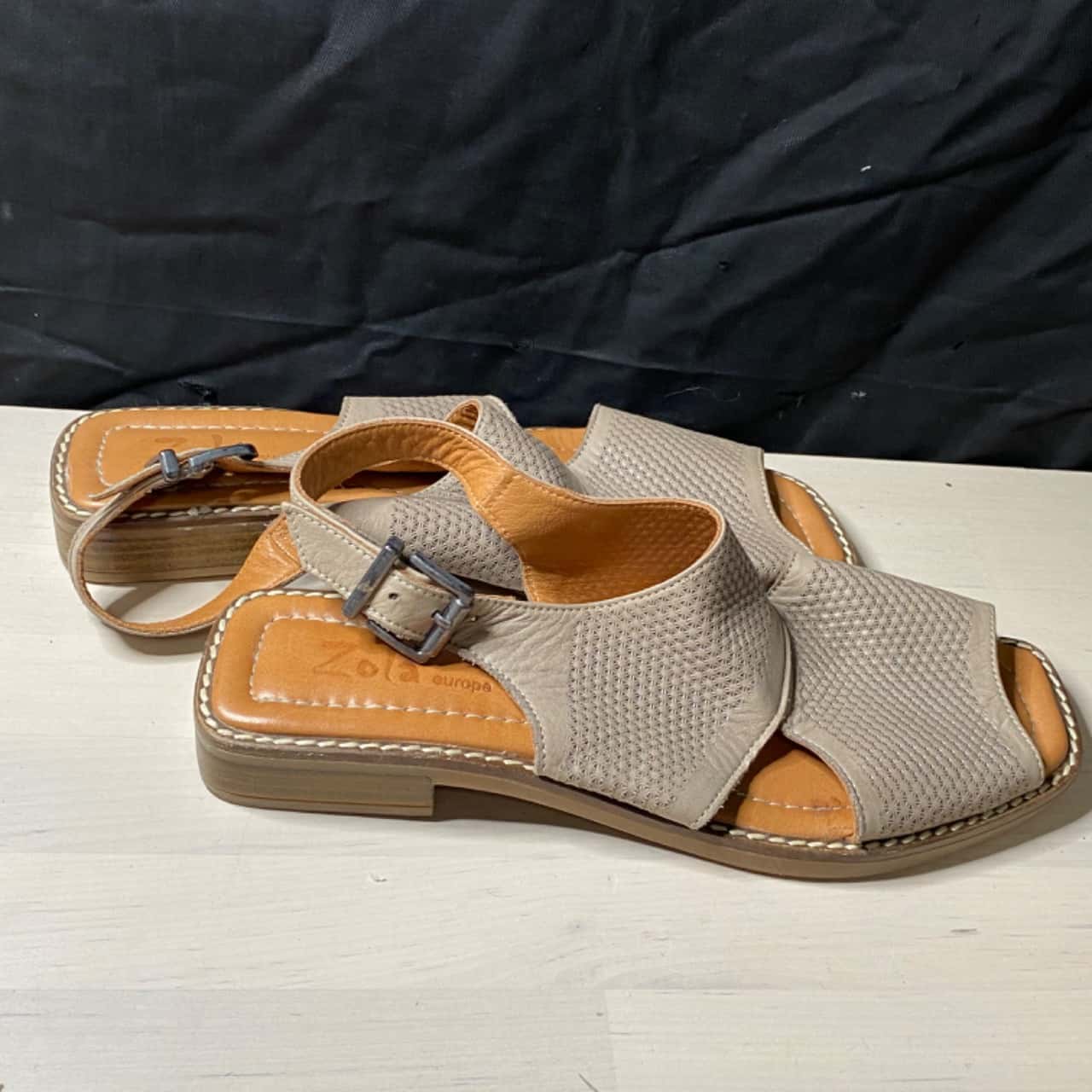 Zola Leather Buckle Sandals Size 39(s)