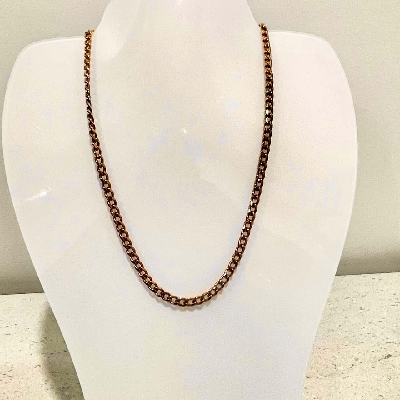 Gold Toogle Chain Necklace