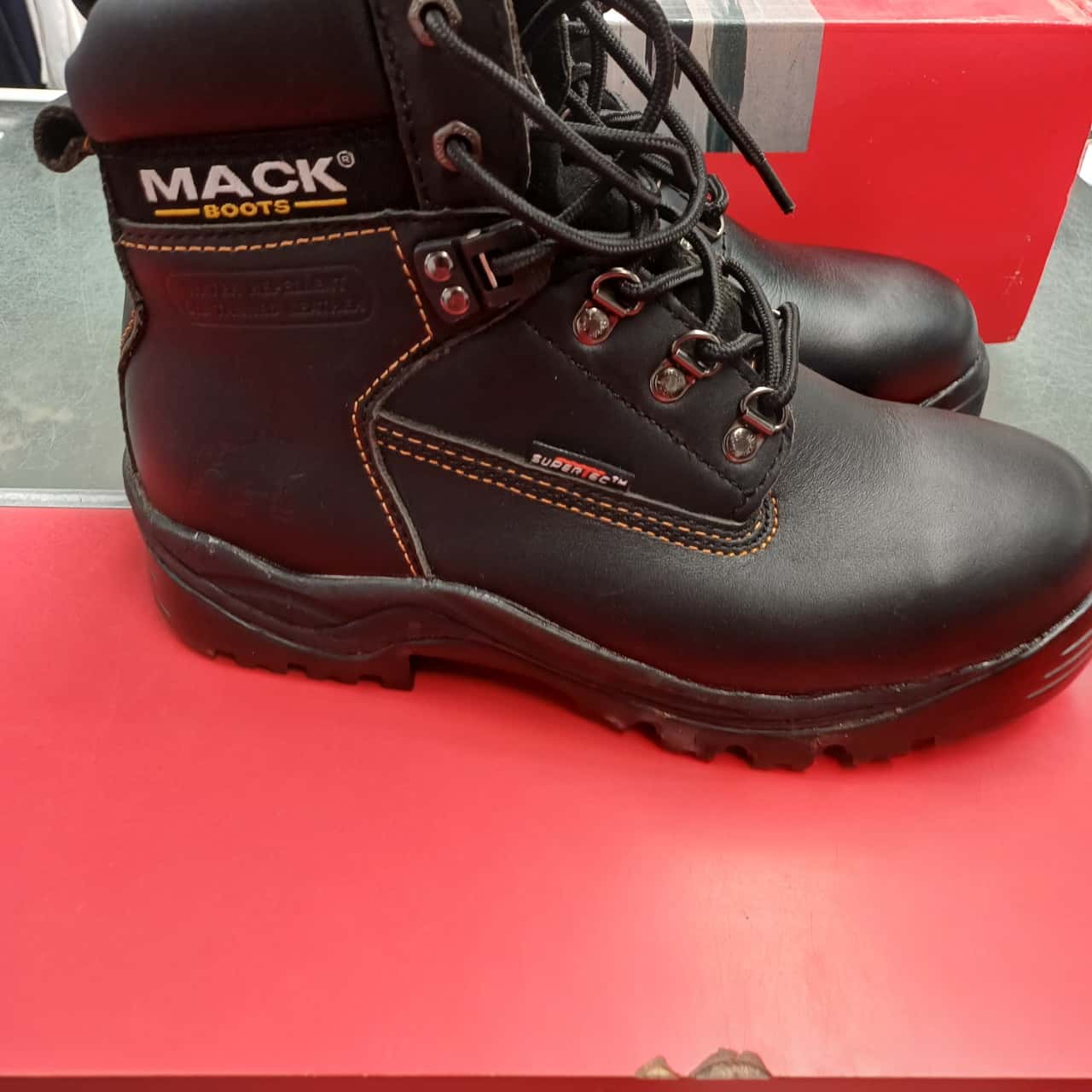 Mens Mack Black Size 7 Boots