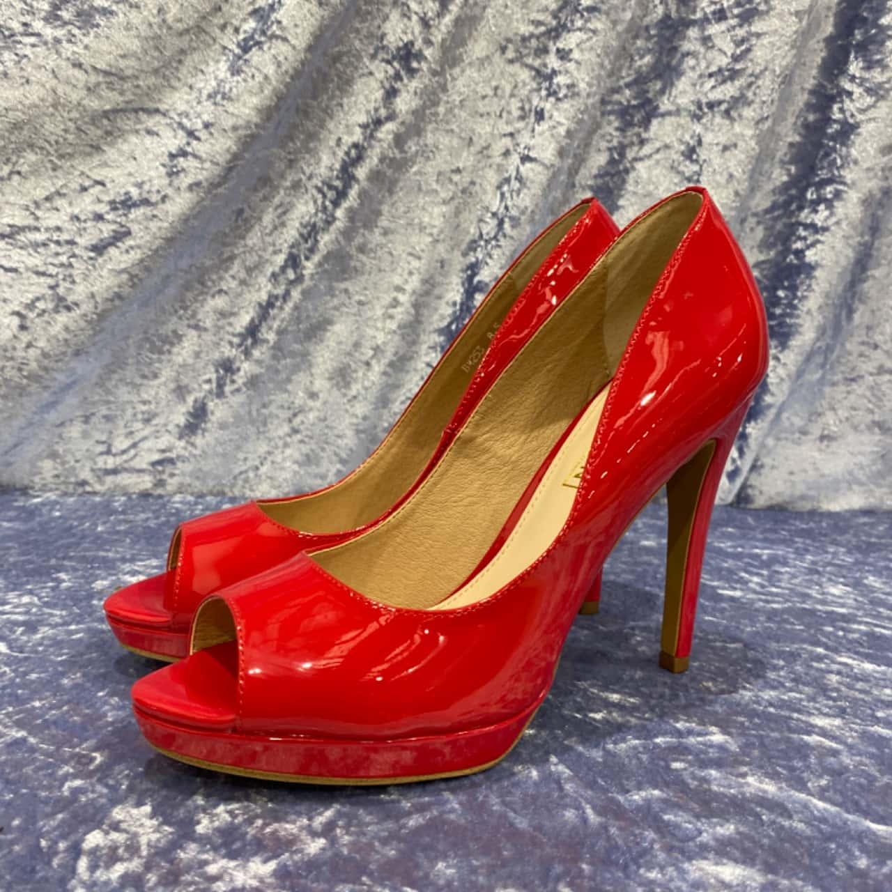 Siren Womens Size 8 1/2 Red Patent Leather Heels