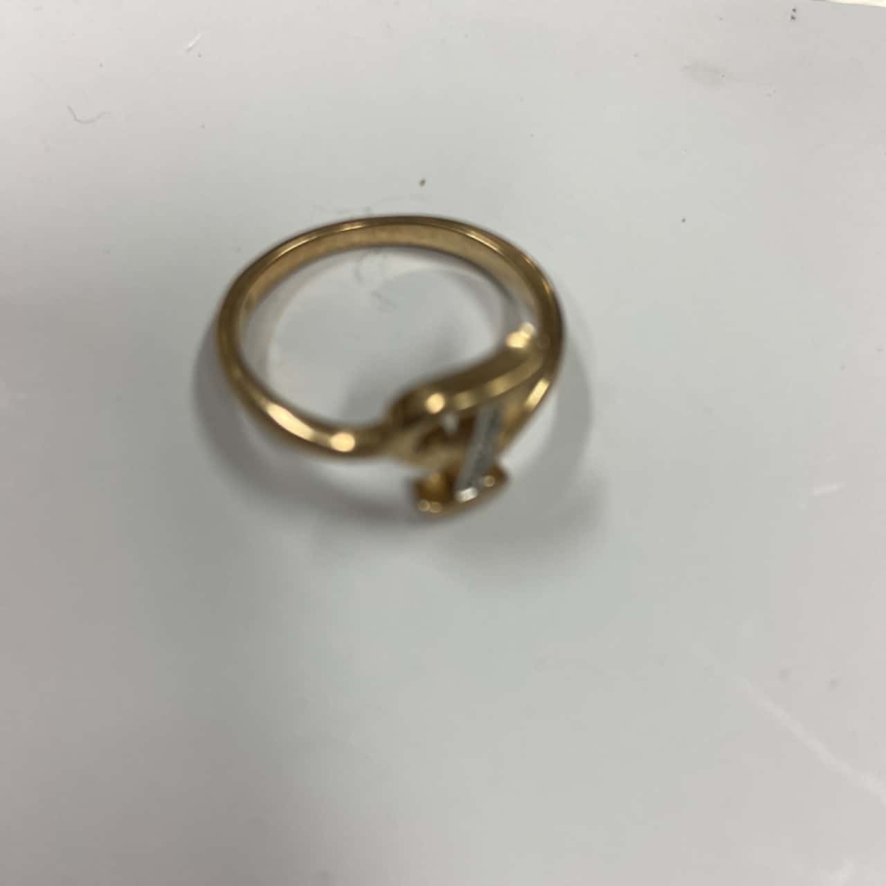 Gold ring 375 with stones(s)