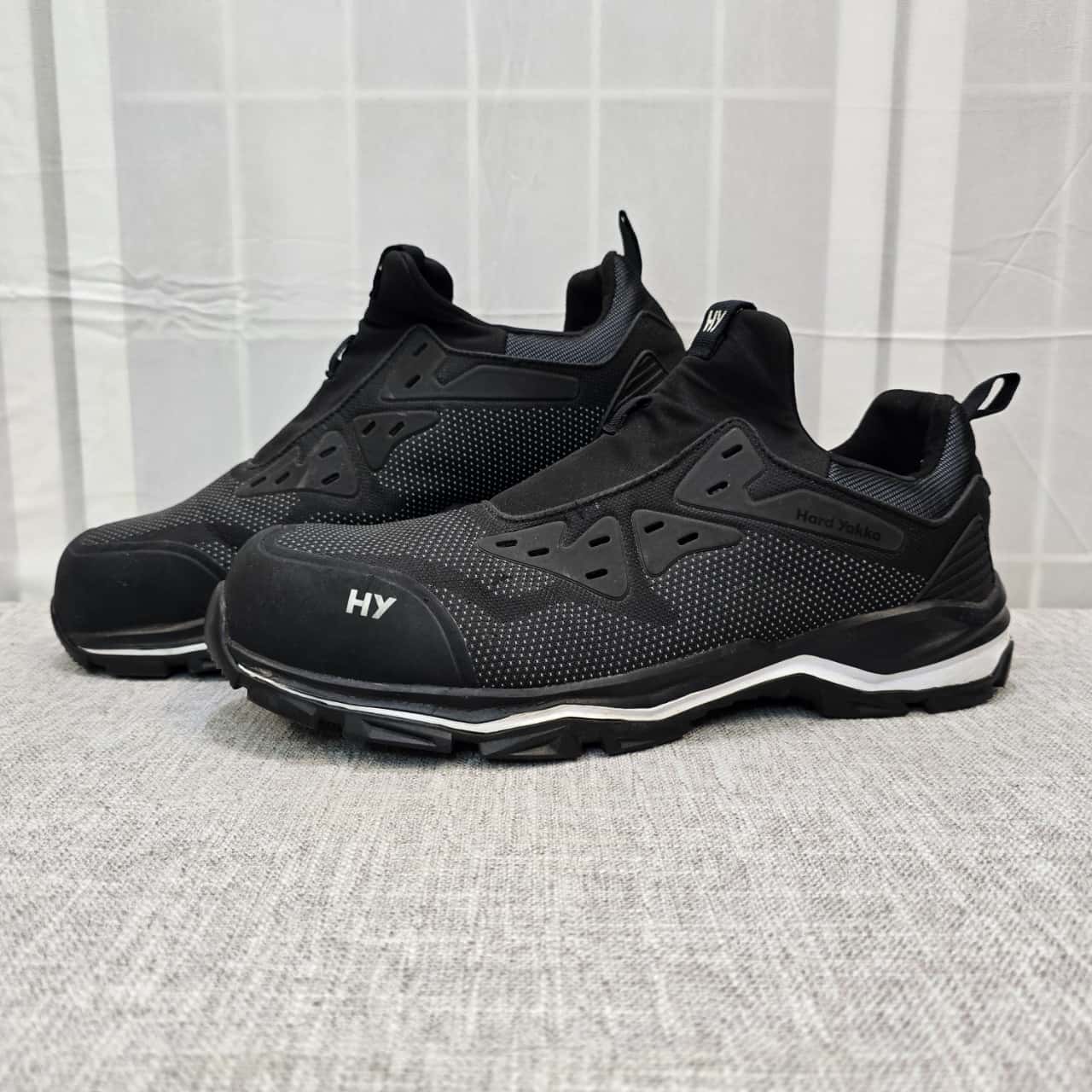 Hard Yakka Icon Safety Jogger Shoe - Composite Toe - Size 122(s)