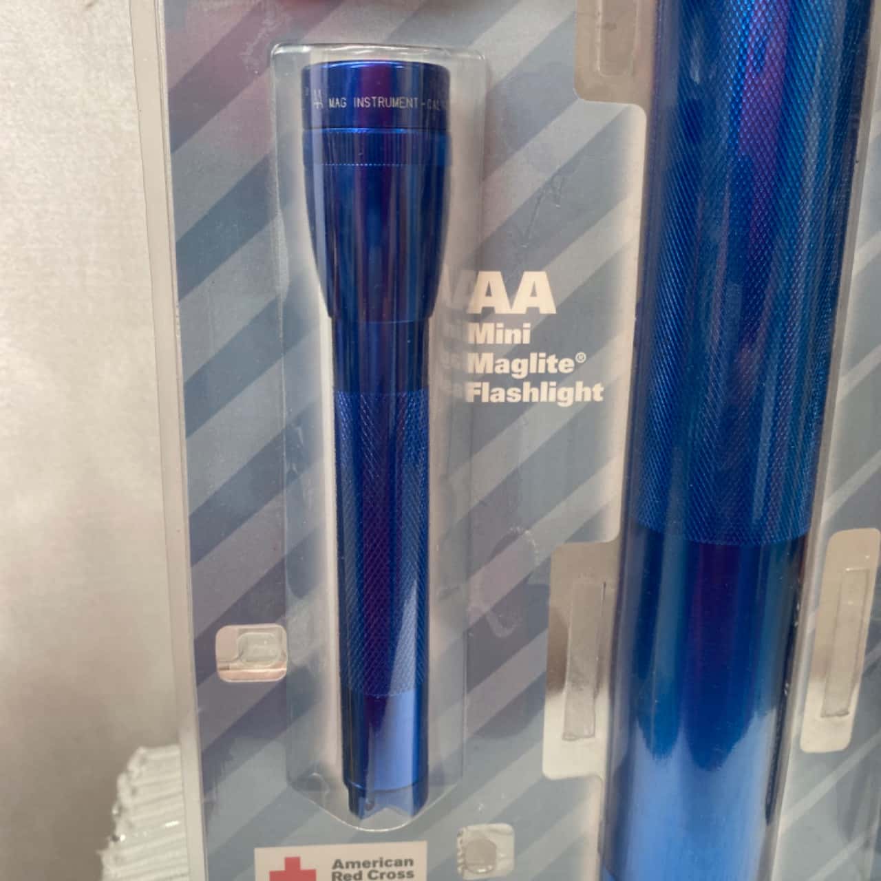 *REDUCED* MAGLite, The Professional Flashlight (Blue)(s) - New Without ...