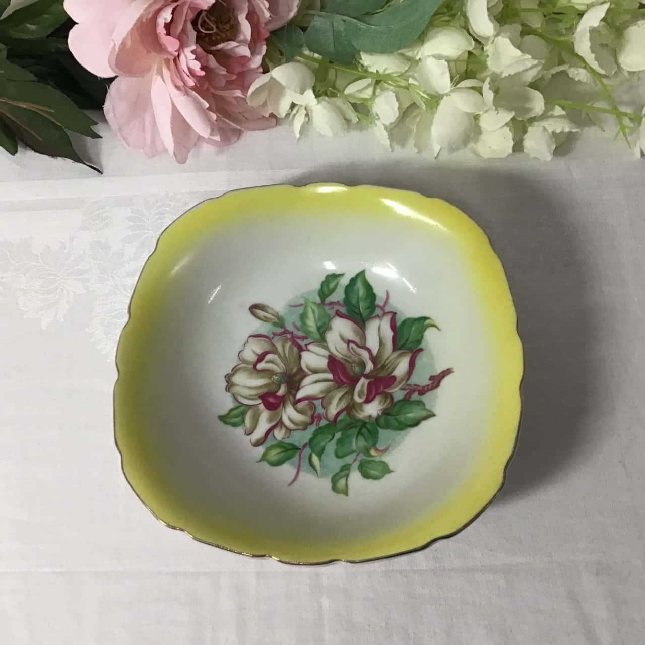 White / Yellow Fine China Square Bowl with Flower Pattern