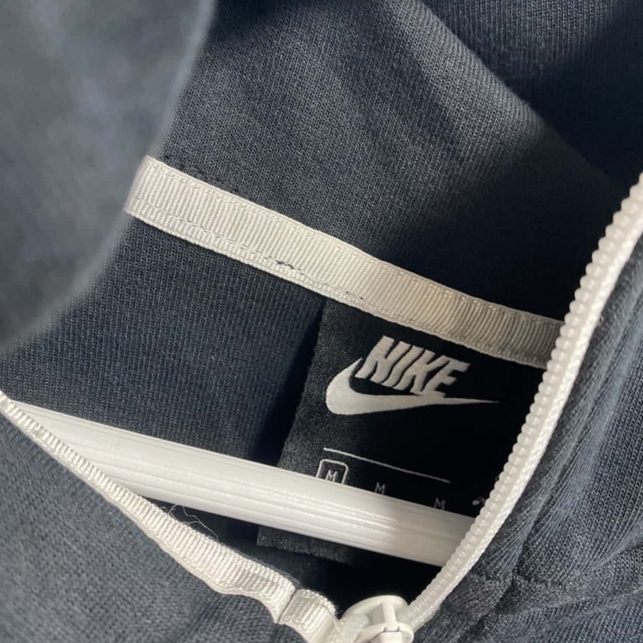 Nike Womens Size M Hooded Jacket Black / White Front Zipper