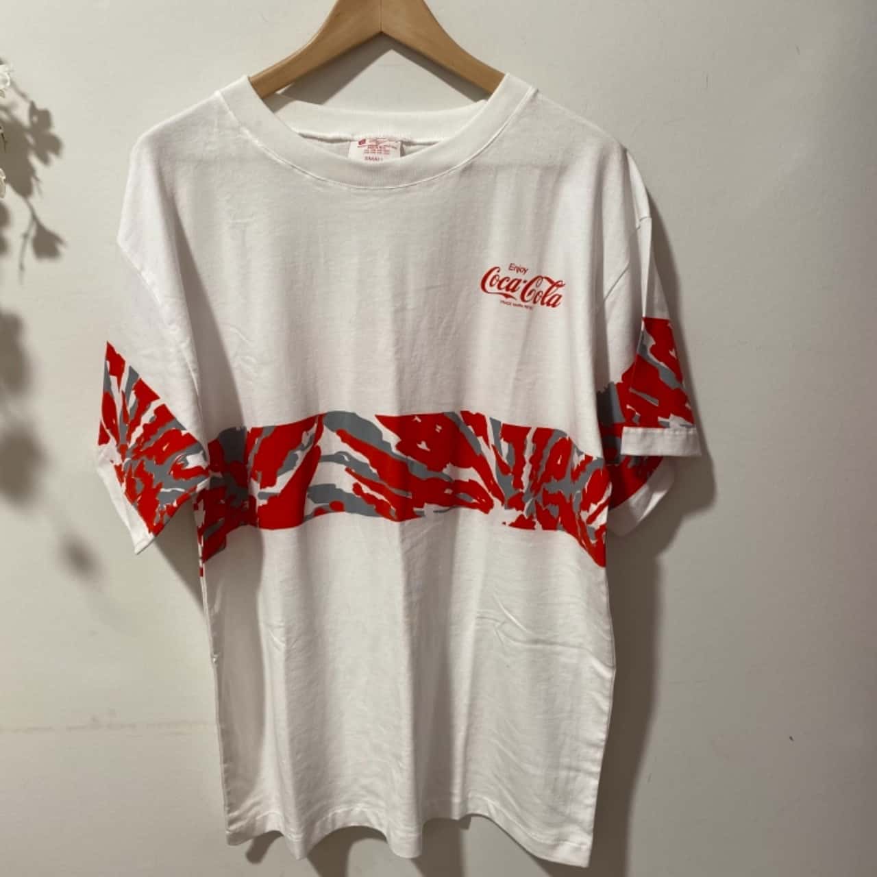 Unisex Size S Red / White Coca Cola T-shirt