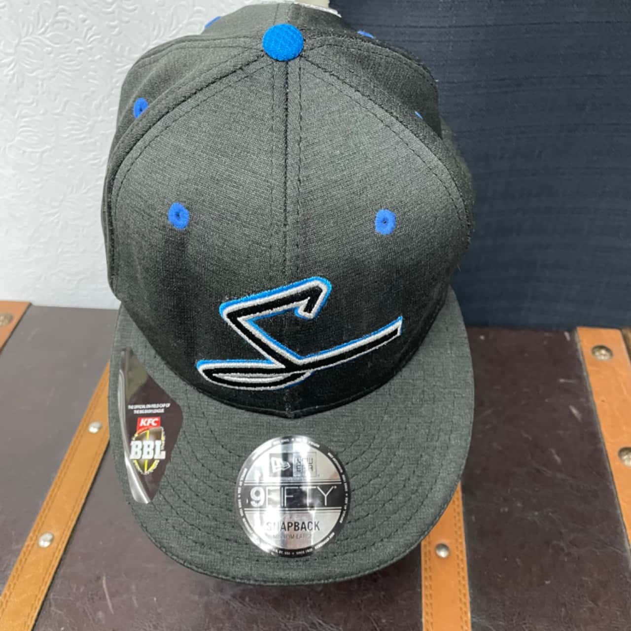 New Era Unisex Size M/L Blue / Grey (s)