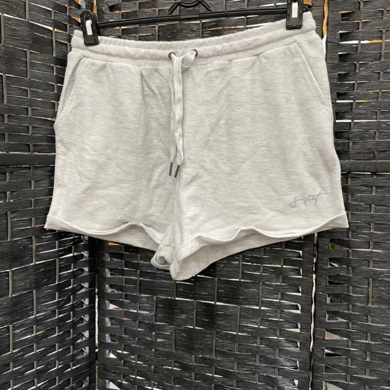 Silent Theory Womens Size 12 Shorts Grey (s)