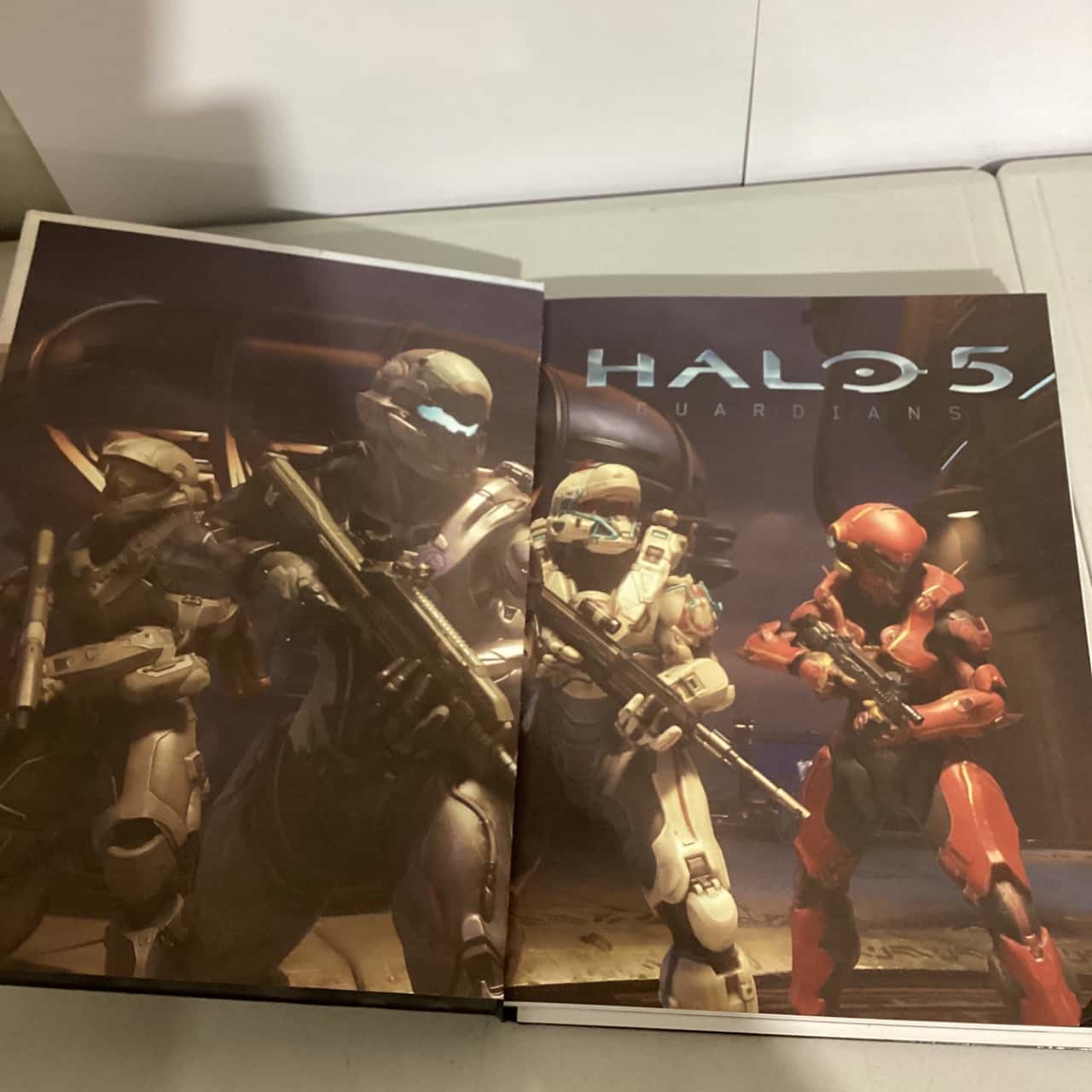 Halo 5 Guardians Collectors Edition Strategy Guide Book
