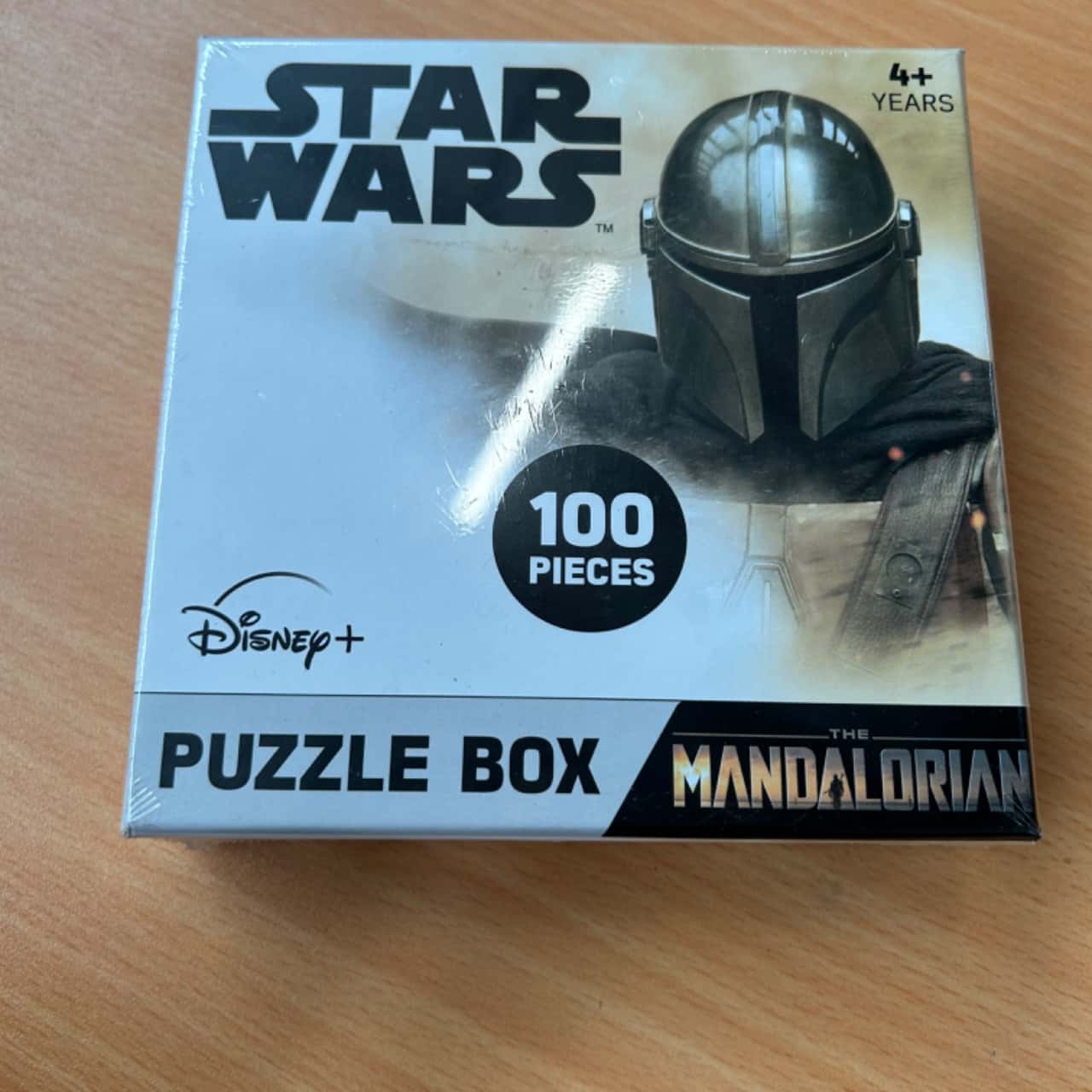 Star Wars 100 pc puzzle box the Mandalorian